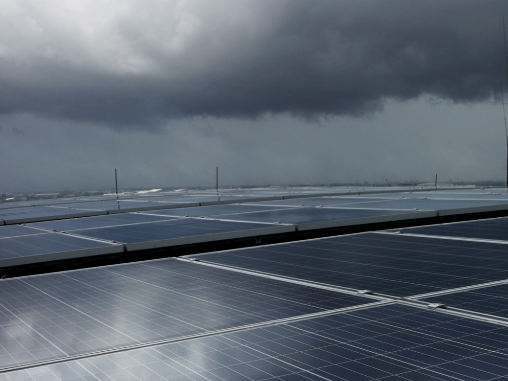 How Do Solar Panels Weather Through Hurricanes? – Yes Solar Solutions